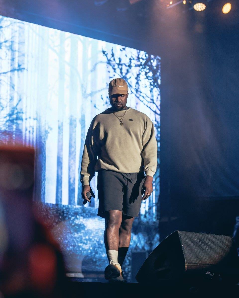Kanye West Returns to the Stage During Kid Cudi's Performance for ...